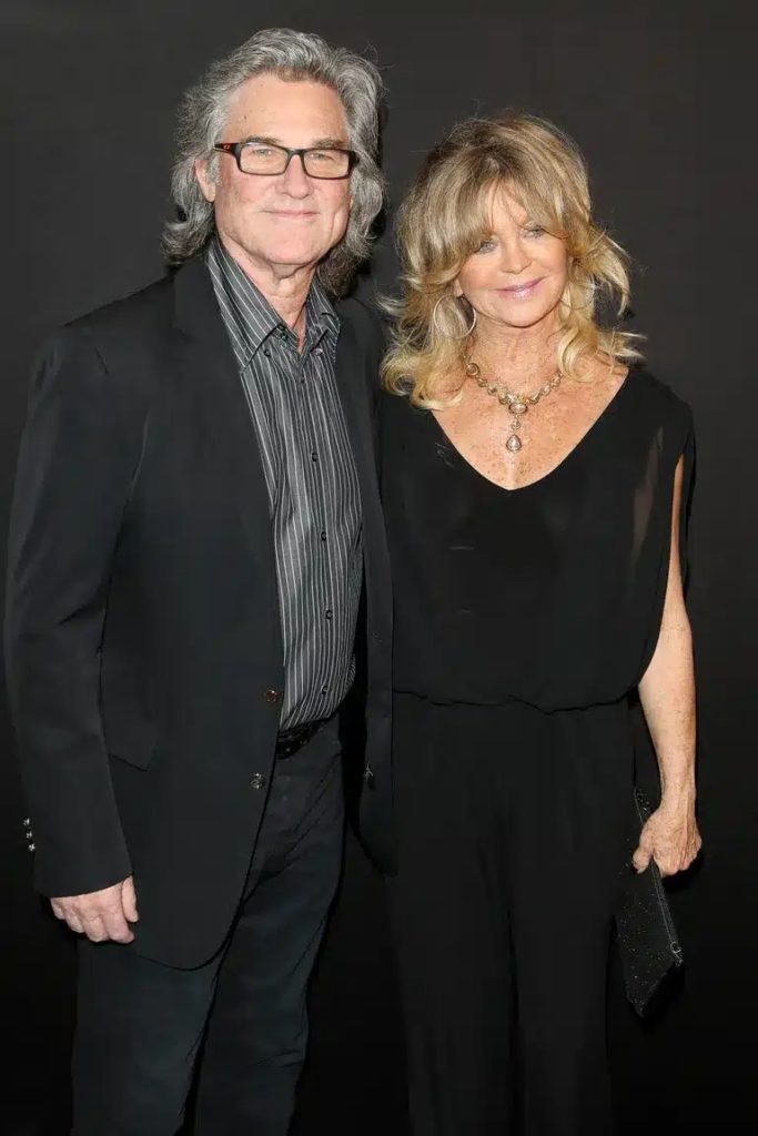 Cara hinchada, casi sin caminar!» La reciente salida de Hawn y Russell ...